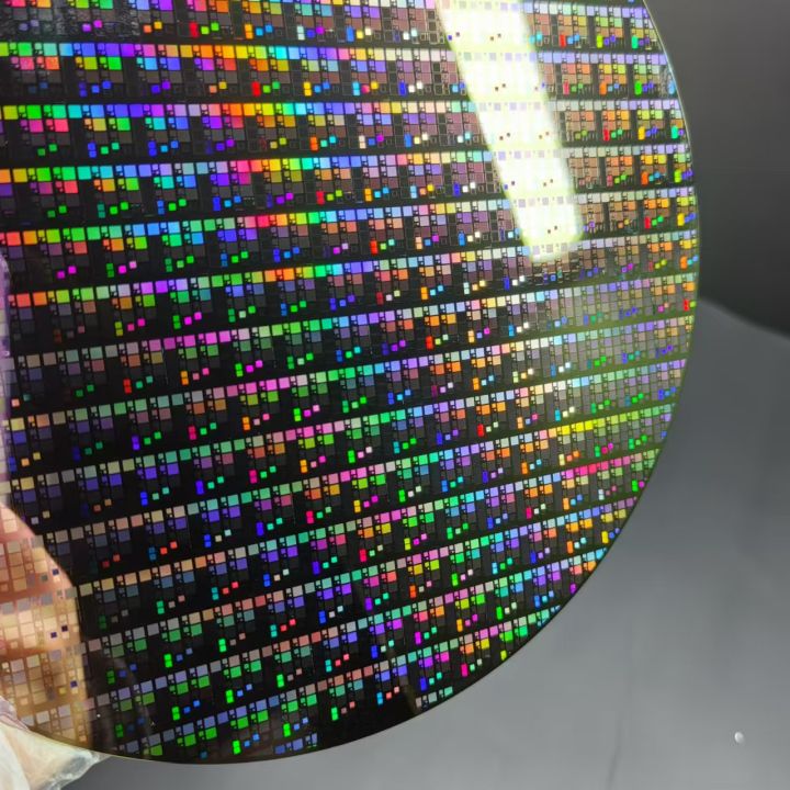 Semiconductor Silicon Wafer Chip IC Exhibition 8-Inch Photolithography ...