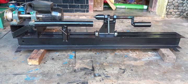 mesin bubut kayu (panjang keseluruhan 100cm), atau bisa request juga ...