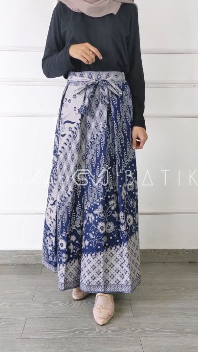 MODEL ROK BATIK KEKINIAN ROK BATIK LILIT MODEL ROK BATIK MODERN UNTUK ...