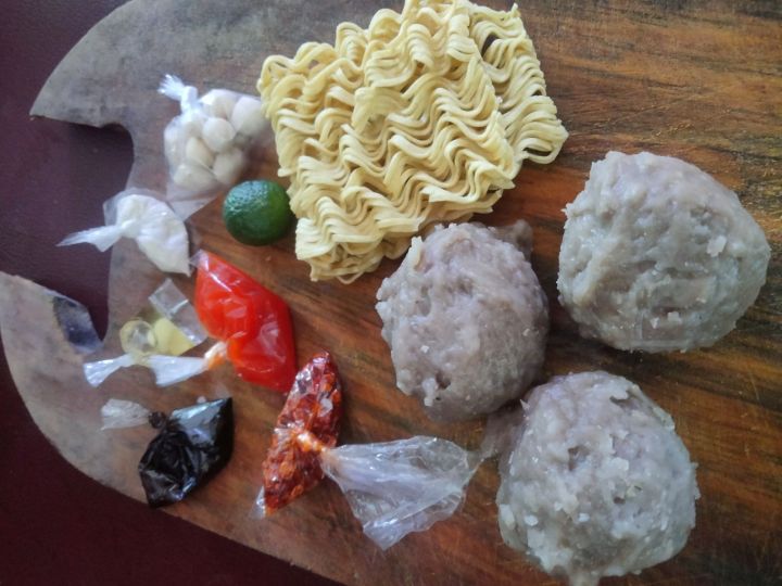 Baso daging enak asli Garut/baso daging komplit/baso sapi/baso garut ...