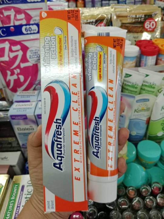 Aquafresh Extreme Clean Whitening Action Fluoride Toothpaste 158.7g ...