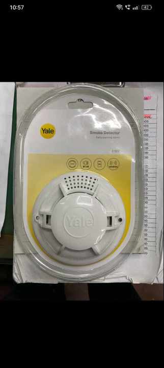 YALE SMOKE DETECTOR : battery operated 9 volts non radioactive photoelectric sensor. FIRE ALARM ...
