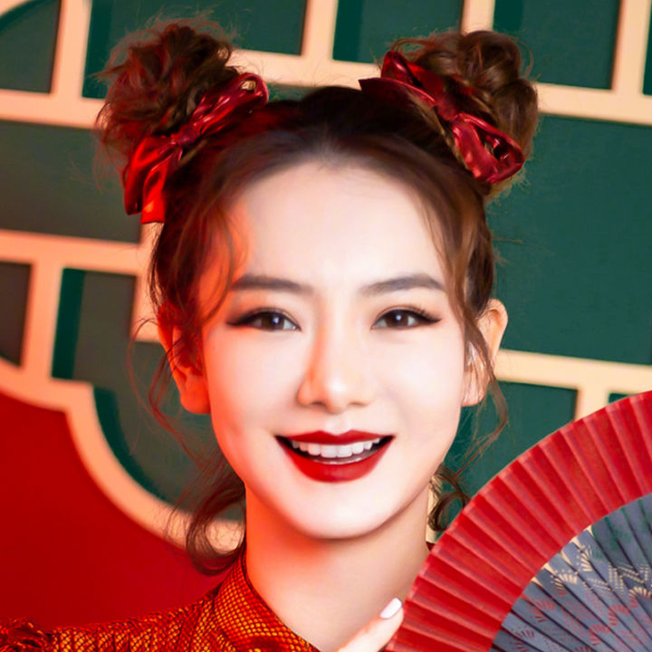 เครื่องประดับศีรษะติดโบว์สีแดงแบบเดียวกันกับ Rui Wei แบบใหม่ปี2023 ...