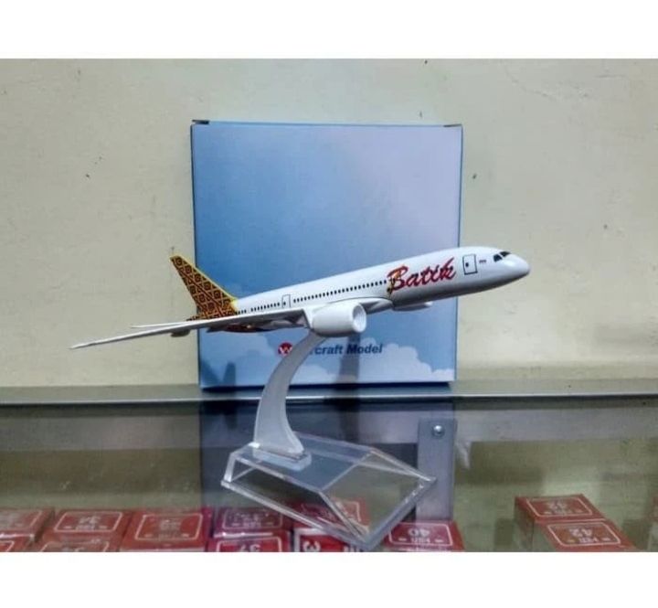 Miniatur pesawat batik air diecast pesawat batik air full besi | Lazada ...