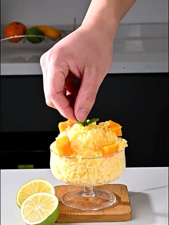 【ready stock】Ice Machine Portable Hand Crank Ice Shaver Mini Ice ...