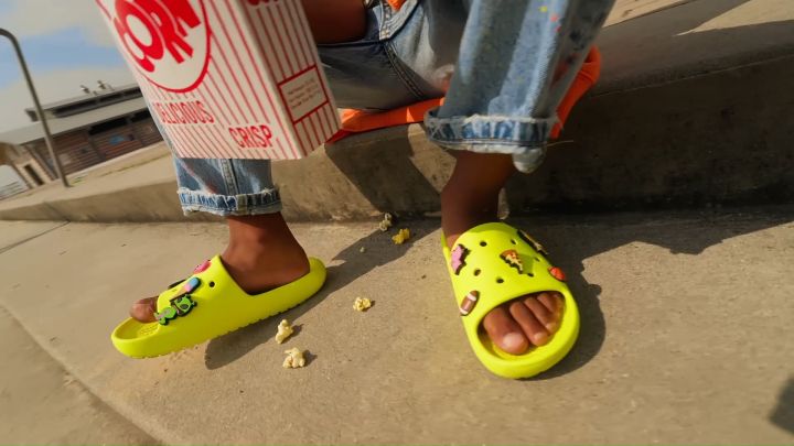 [กรอกโค้ด FEBLZD15 ลด 15%] CROCS Classic Slide 2.0 รองเท้าแตะผู้ใหญ่ ...