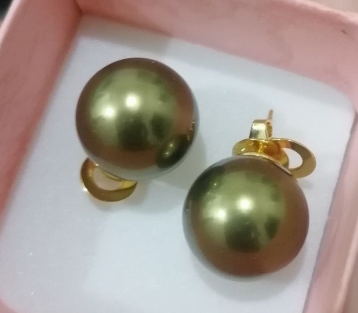 Original post of Majestic Pearl Stud Earrings (South Sea pearl look a ...