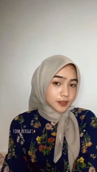 Hijab Paris Jadul Segi Empat / Segi 4 Paris Jadul / Paris Old Legend ...