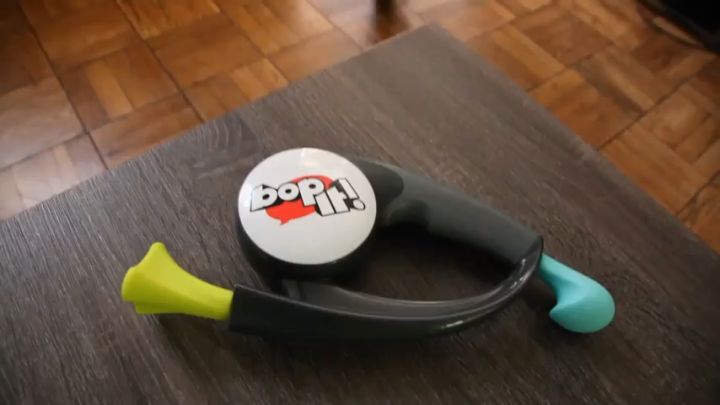 Hasbro Gaming Bop It! Electronic Bopit Game for Kids - Twist, Pull ...