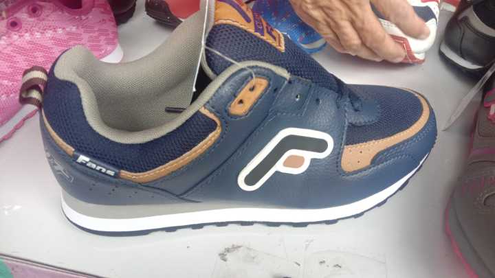 sepatu Eureka fans navy, Sepatu Olahraga dengan desain yang simple dan ...