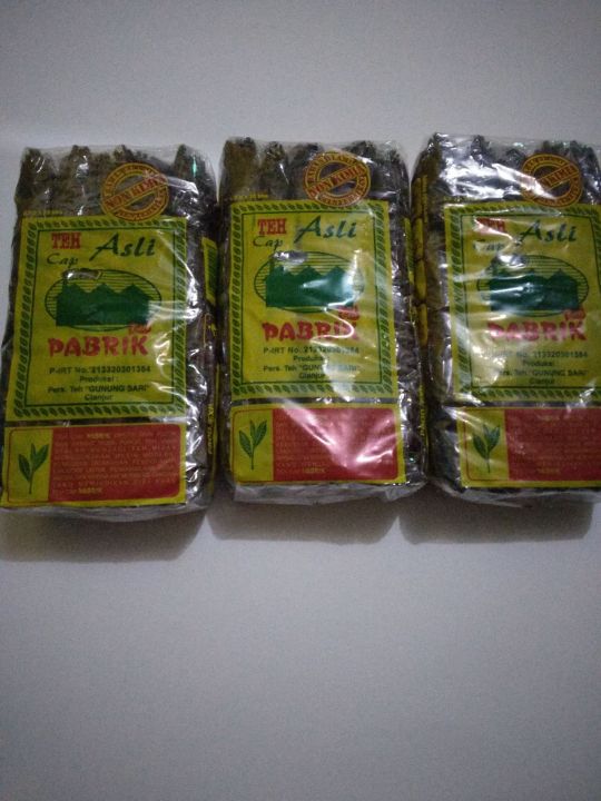 teh hijau asli alami teh tubruk cap pabrik asli..3pak /60bks ready ...