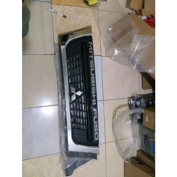 GRILL CANTER DEPAN / FRONT GRILLE MITSUBISHI CANTER 110PS/ 125PS/ HDX ...