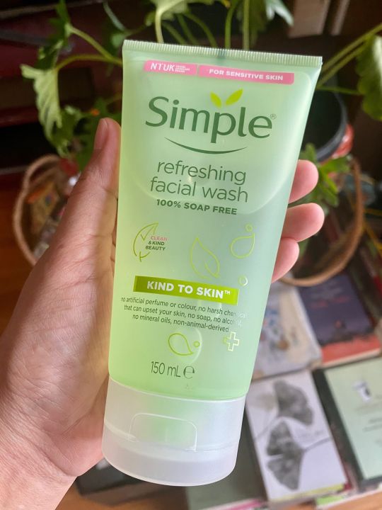 Simple Refreshing Facial Wash 100% Soap Free เจลล้างหน้าอ่อนโยน 150 ml ...