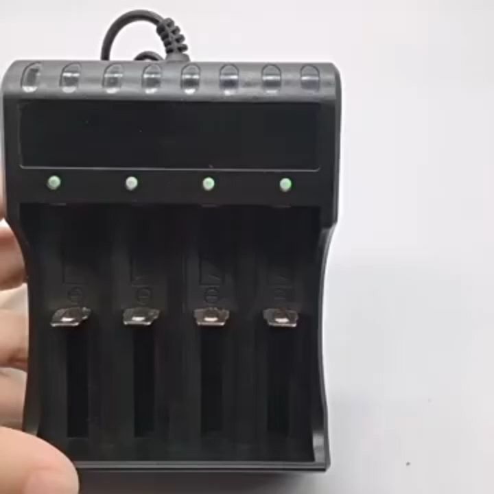 Sạc Pin Tự ngắt và có đèn báo khi đầy 4 Khe cao cấp dùng cho pin 18650 AA pin sạc 18650 xịn ...