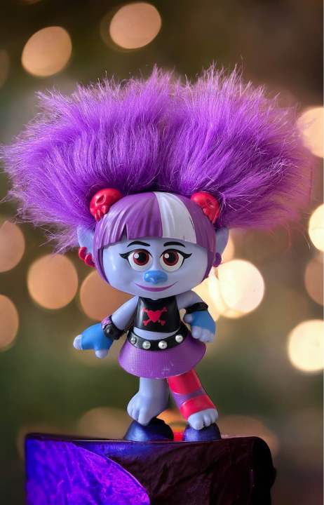 Trolls DreamWorksTopia Ultimate Surprise Hair Val Doll, 6” ยังไม่รวมผม ...