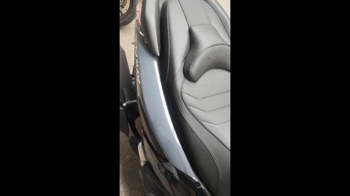 NMAX V2 LEATHERVCAMEL BACK SEAT / NMAX V2 LOWERED CAMEL BACK SEAT ...