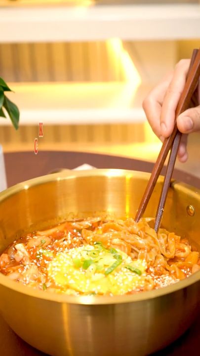 Instant Noodle / Mamasuka Mie Hot Lava Rasa Ayam Pedas Dan Keju Pedas ...