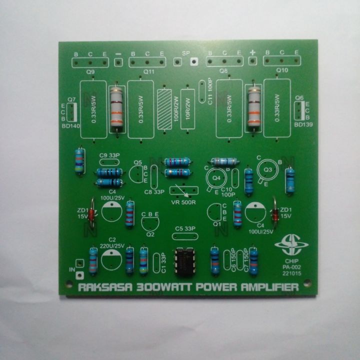 PCB Raksasa 300 watt dengan komponen resistor, dioda zener dan IC ...