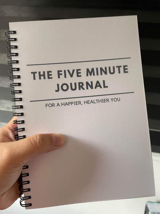 THE FIVE MINUTE JOURNAL; NOT YOUR ORDINARY GRATITUDE JOURNAL; JOURNAL ...