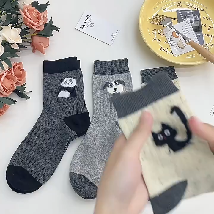 CEEKEY การ์ตูนน่ารักสัตว์เล็กขนาดกลางถุงเท้าเด็กวิทยาลัยลมฤดูใบไม้ร่วง ...