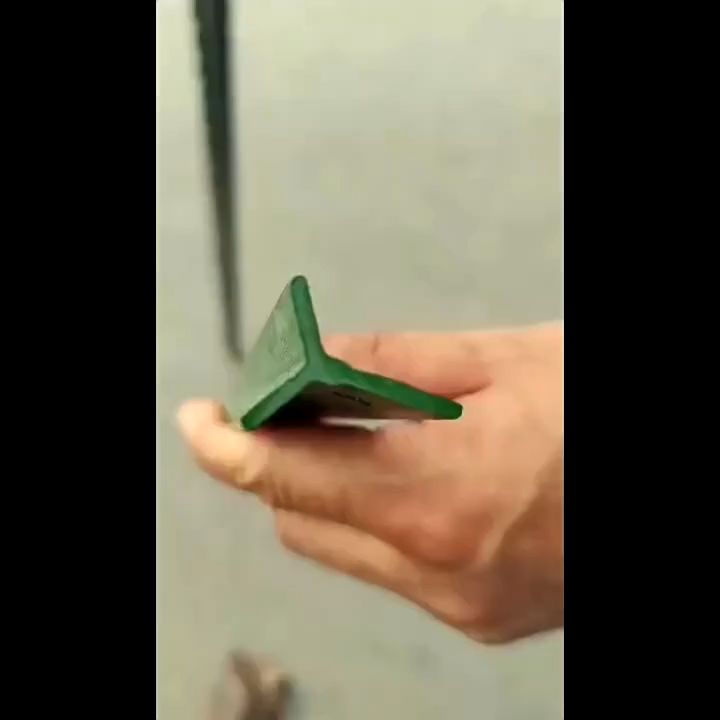 Hot 1m/1.5m/1.7m/2m/2.5m Thick iron fence posts/Triangular castiron ...