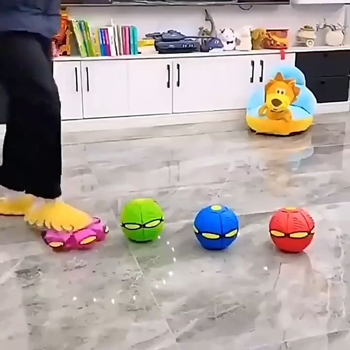 Kids Flat Throw Disc Ball Flying UFO Magic Balls with For Children's ...