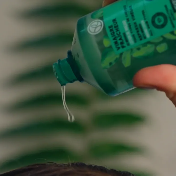 Yves Rocher Refresh Purifying Shampoo with Organic Algae- 300ml Reduce ...