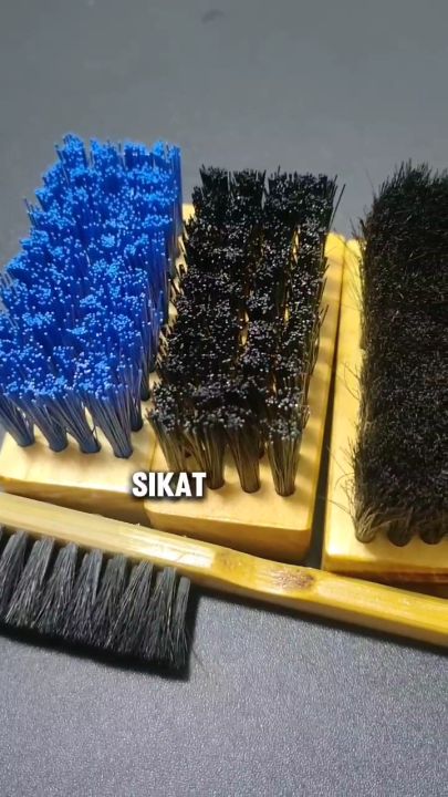 Sikat Sepatu Bulu Kuda Nilon Shoe Brush Premium dengan Gagang Pinus ...