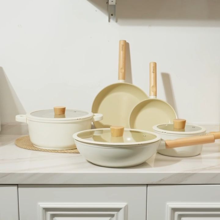 INSSA ชุดกระทะ 18/24CM กระทะ /28CM wok /24CM หม้อซุป /18CM หม้อนม ชุด ...