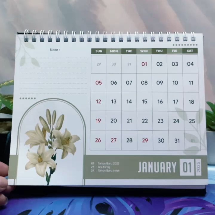 Kalender Aesthetic Model Nature | Kalender Baru 2025 | Kalender ...