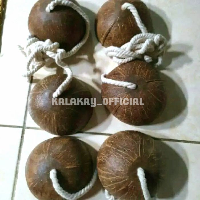 Egrang Batok Kelapa / Jongkrang Batok Kelapa / Mainan Tradisional ...