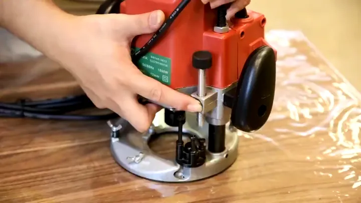 MESIN PROFIL KAYU / ELECTRIC ROUTER maktec Mesin Router 12mm Besar ...