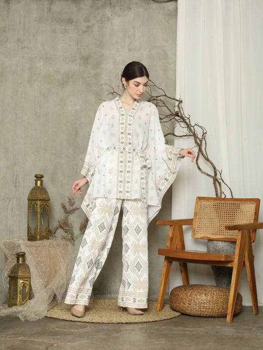 One Set Premium Setelan Putih Setelan Batik One set Batik Kebaya Modern ...