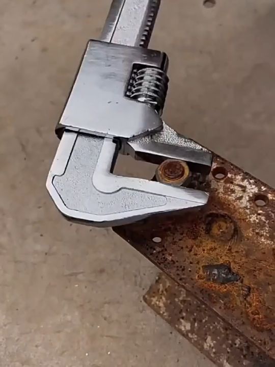 F-type pipe wrench Multi-functional large open Car repair water pipe ...