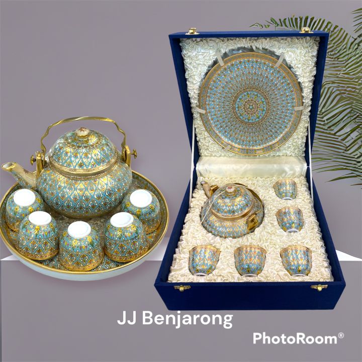 ชุดกาแป้นเบญจรงค์ พร้อมจานรอง และ 5 ถ้วย ใส่กล่องผ้าไหม Tea Set with ...