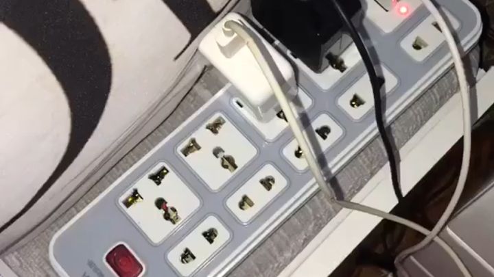 Multifunction Extension Cord Socket Plug With 9 Outlet And 2 Usb Ports Safety Switch Protection