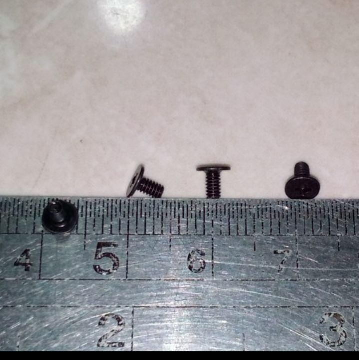 1PCS BAUT BAUD SEKRUP SKRUP SCREW LAPTOP NOTEBOOK UNIVERSAL M2x3.5 2x3 ...