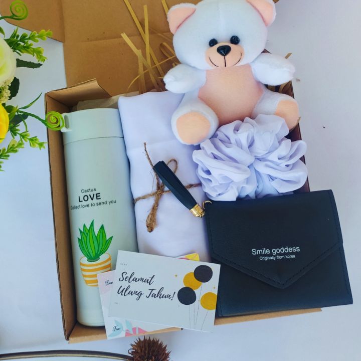 Hampers kado Edisi warna putih untuk cewek ulang tahun/anniversary ...