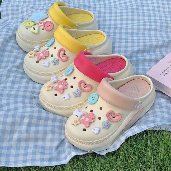 Dopamine Sensation Holey Shoes รองเท้าแตะพื้นแบนแบบสวมสำหรับผู้หญิง ฤดู ...