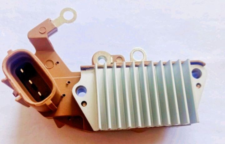 IC REGULATOR TOYOTA COROLLA 2E , 4E , 5E CAMRY VIOS OLD ROBIN HI ACE ...
