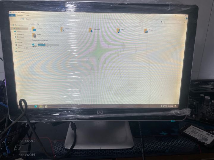 Màn hình 20in hp 2009f kết nối vga-dvi bị vàng nhẹ góc 2ben như hình ...