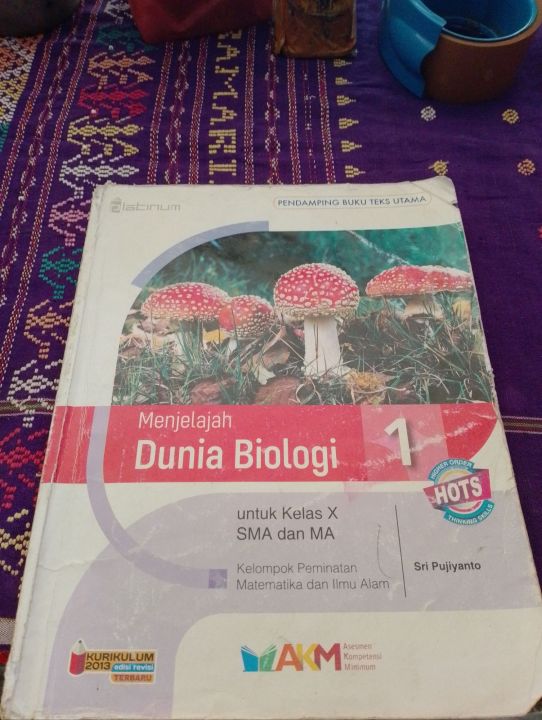 buku menjelajah dunia biologi | Lazada Indonesia