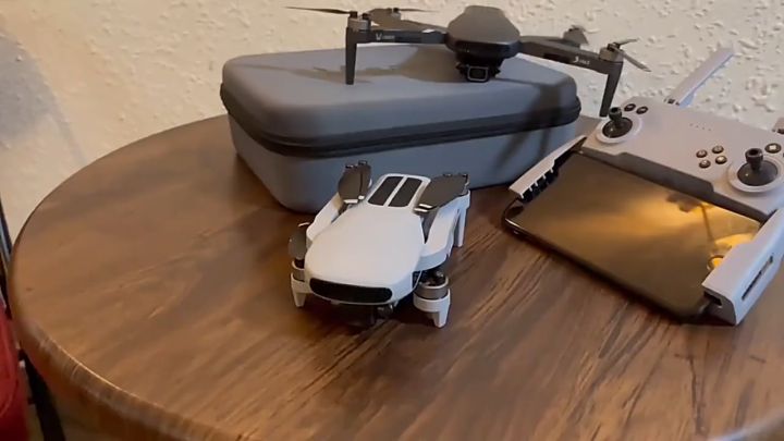 LU3 โดรน โดรนสี่แกน GPS โดรนบังคับ ถ่ายภาพทางอากาศ โดรนพร้อมรีโมทควบคุม ...