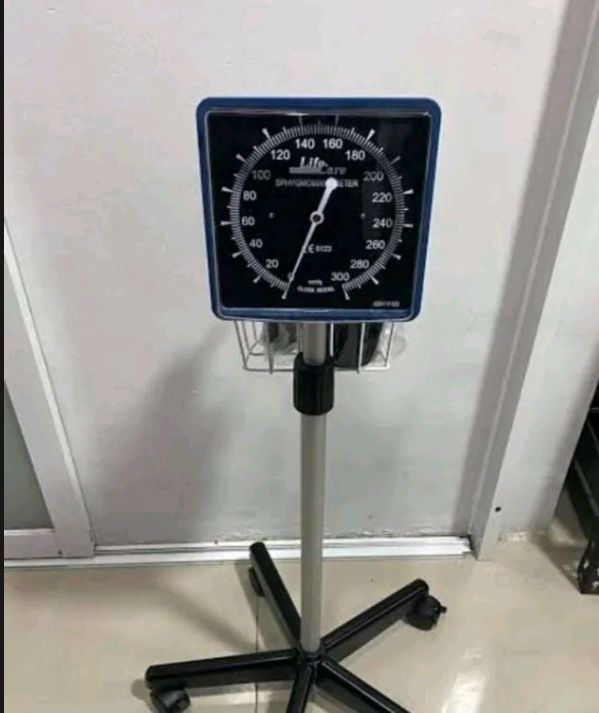 ANEROID BLOOD PRESSURE MONITOR WITH STAND | Lazada PH