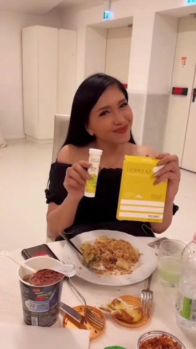 1 แถม 1 Honey Q SHINE MUSCAT 1 + แอลคาร์ 1 | Lazada.co.th