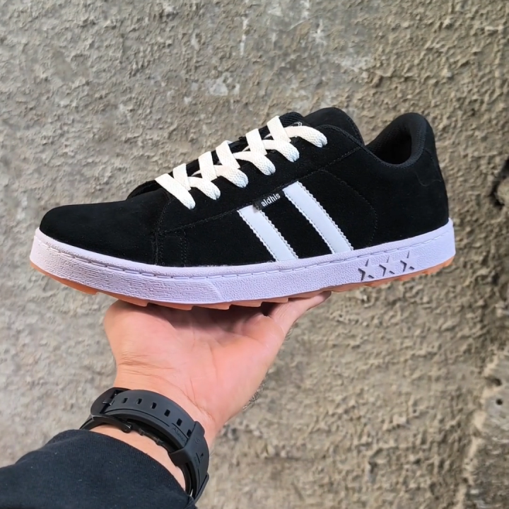 Sepatu Pria Casual Sneakers Cowok ALDHIS CO1 Hitam Putih sol Karet ...