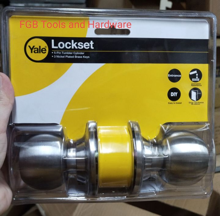 Yale entrance door lockset with 3 keys VCA5127 US32D stainless VCA5127 ...
