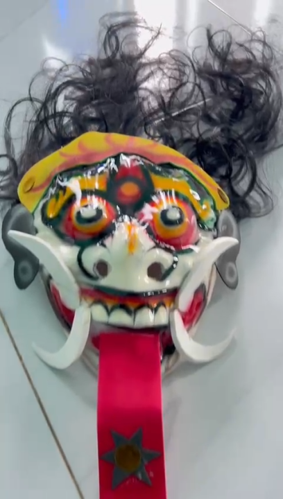Topeng Rangda Leak Bali dengan Desain Unik Bahan Mika & Spon dan Detail ...