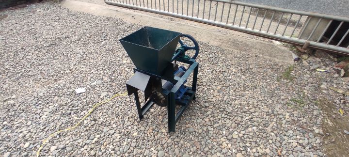 FEED PELLET MACHINE/ PELLETIZER MACHINE AFP30SE00 Capacity : 30-40 kg ...