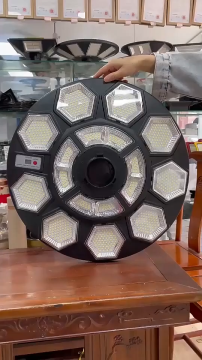 [Free shipping] UFO Solar Street Light Outdoor Waterproof IP67 LED 500000W Solar Light Spotlight ...